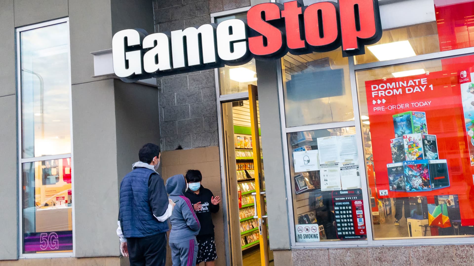 GameStop, NFT Koleksiyonu Çıkartıyor! - Coin Mühendisi